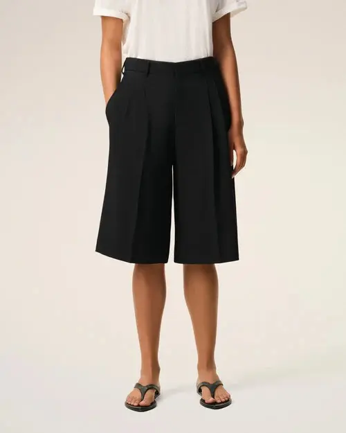 AMI Paris Pleated Wide-leg Bermuda Shorts - Black