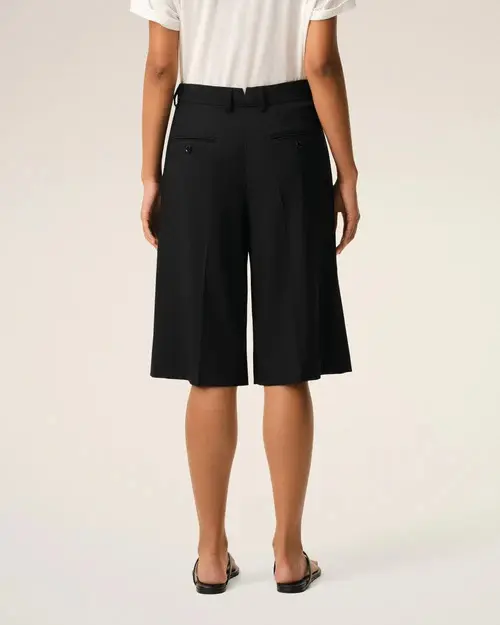 AMI Paris Pleated Wide-leg Bermuda Shorts - Black