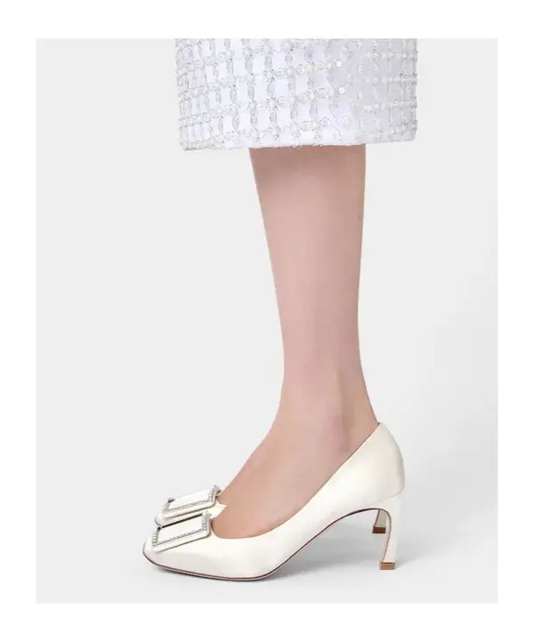 ROGER VIVIER Trompette Satin Pumps With Buckle Detail - Beige