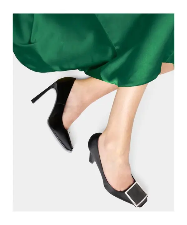 ROGER VIVIER Trompette Pumps With Crystal Buckle - Black