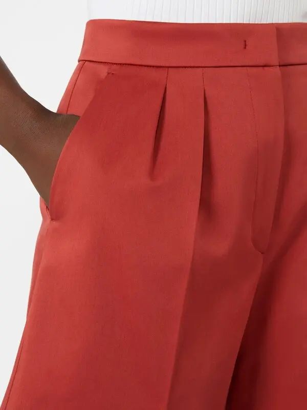 Max Mara Tabacco Pleated Shorts - Red