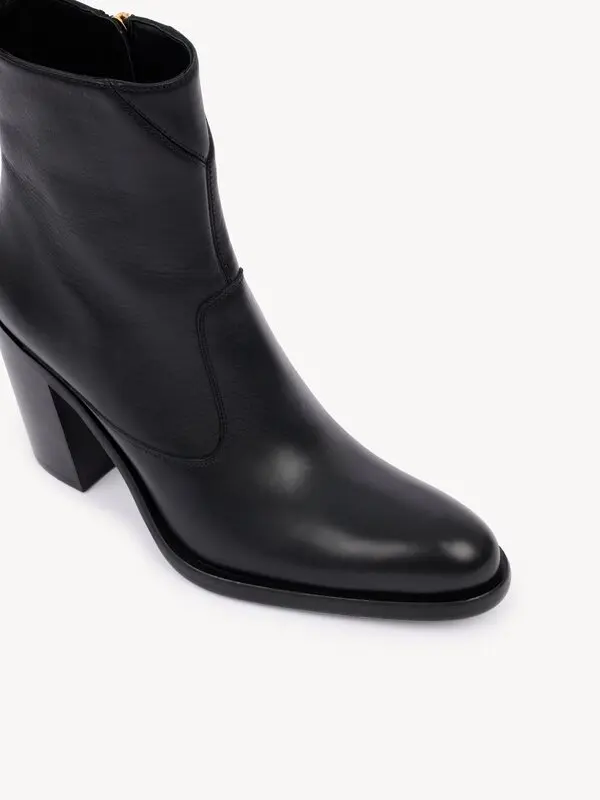 Chloé Phoenix Ankle Boots - Black