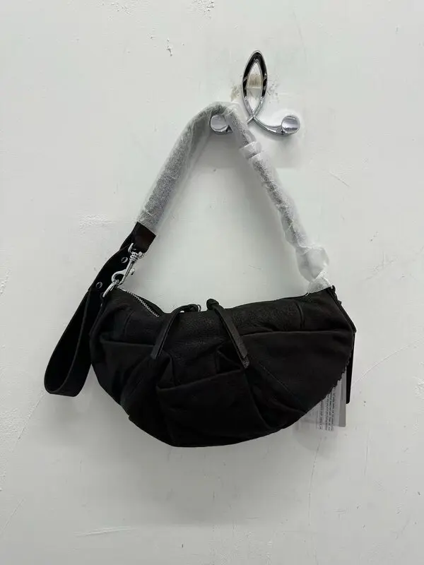 VIVIENNE WESTWOOD Zippered Shoulder Bag