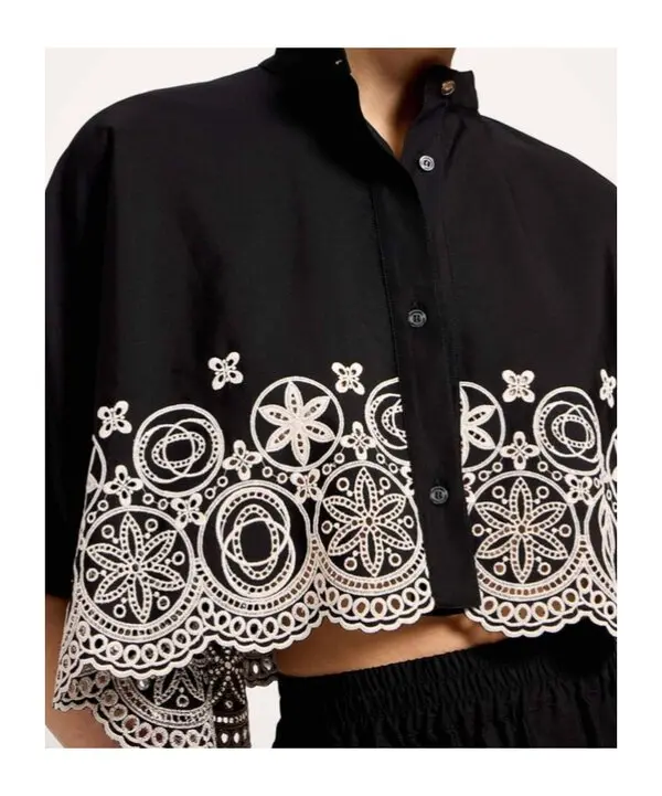 La DoubleJ Embroidered Cropped Shirt
