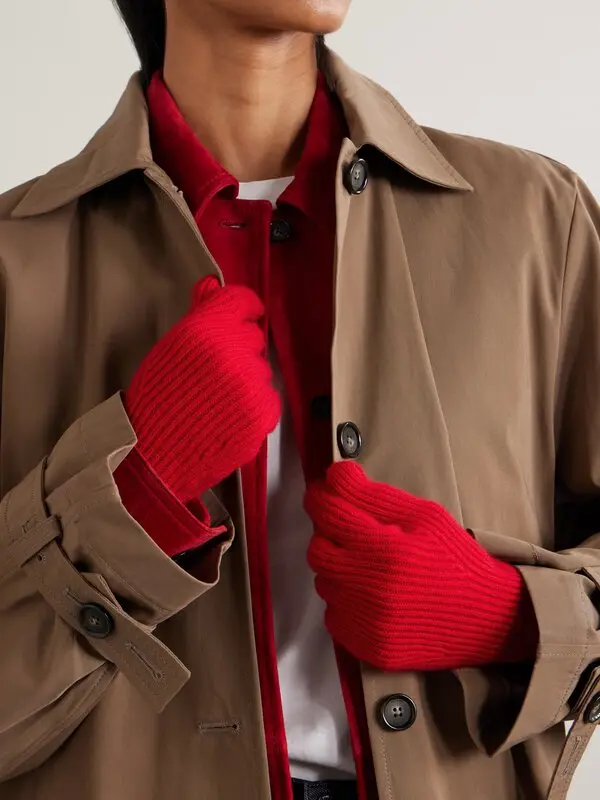 TOTEME Knitted Cashmere Gloves