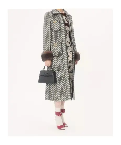 Valentino Garavani Vsling Grainy Leather Shoulder Bag