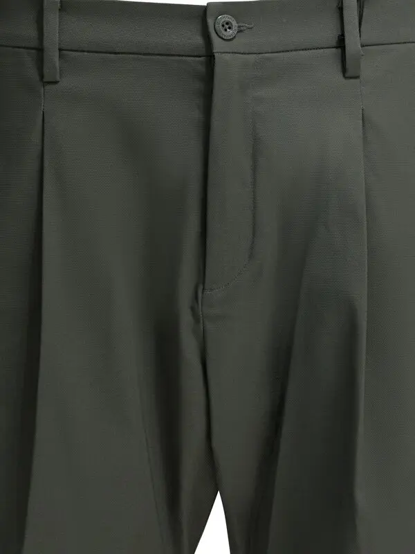 C.P. COMPANY Pleated Cargo Shorts - Black