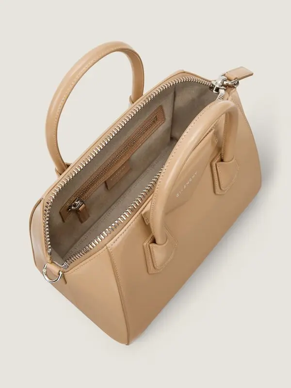 Givenchy Antigona Small Leather Shoulder Bag - Nude