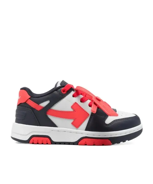 Off-White Round Toe Lace-up Low-top Sneakers - Black