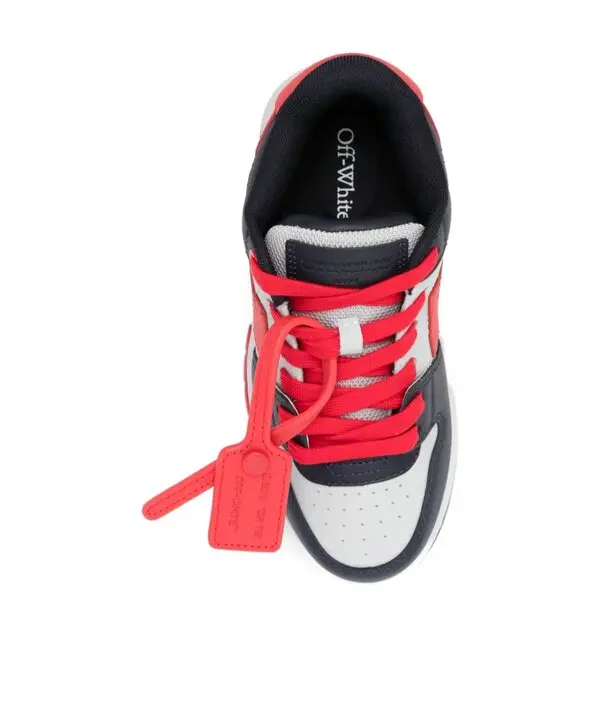 Off-White Round Toe Lace-up Low-top Sneakers - Black