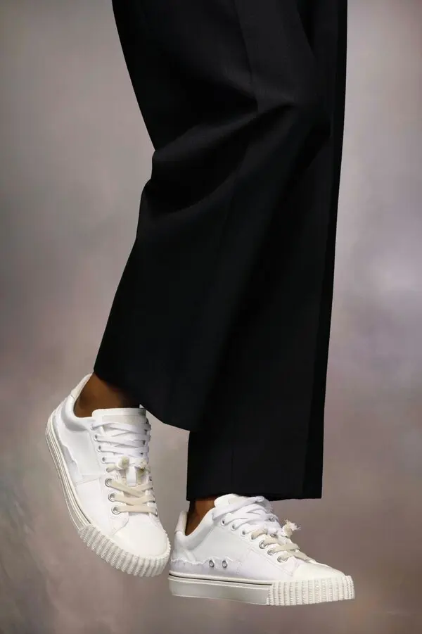 MAISON MARGIELA Low Top Lace-up Sneakers