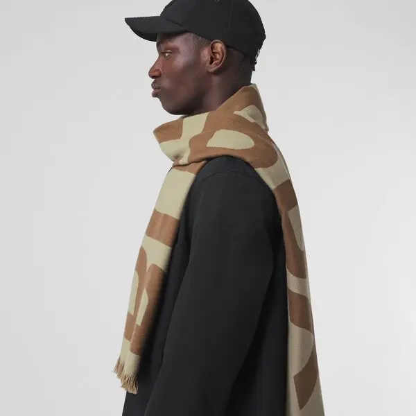 Burberry Two-toned Logo Intarsia Scarf