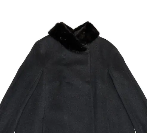Max Mara Wool Coat With Fur Collar - Black