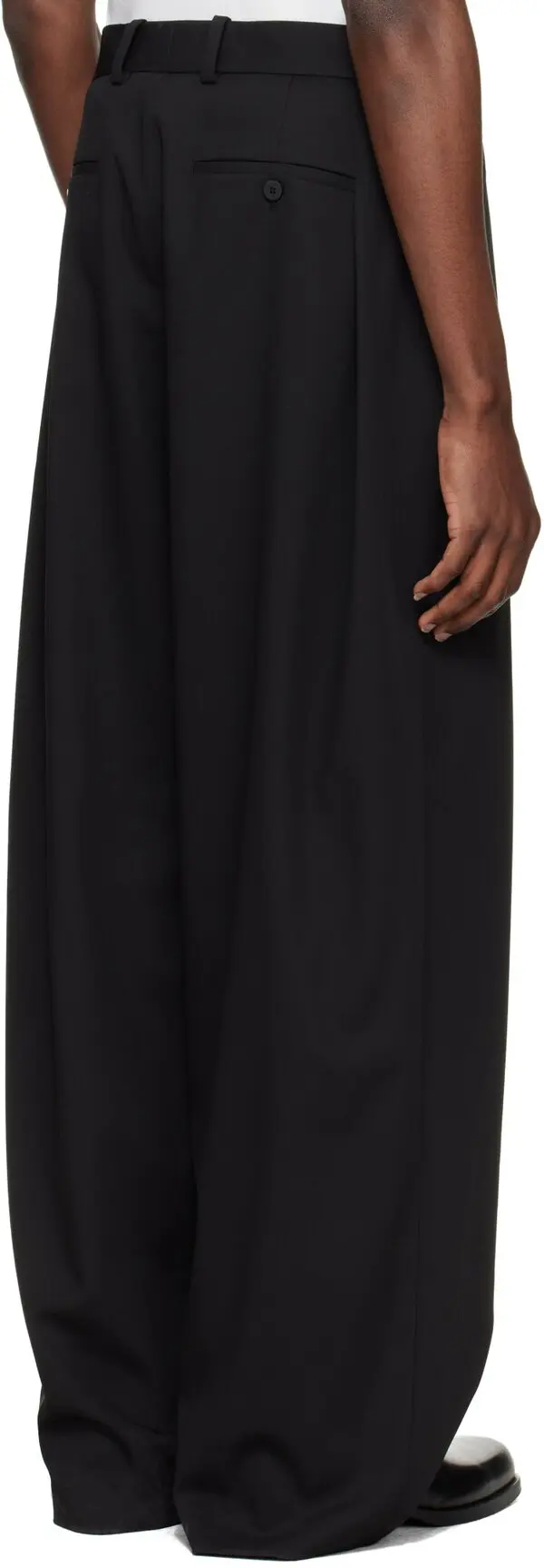 WOOYOUNGMI Single-pleated Wide-leg Trousers - Black