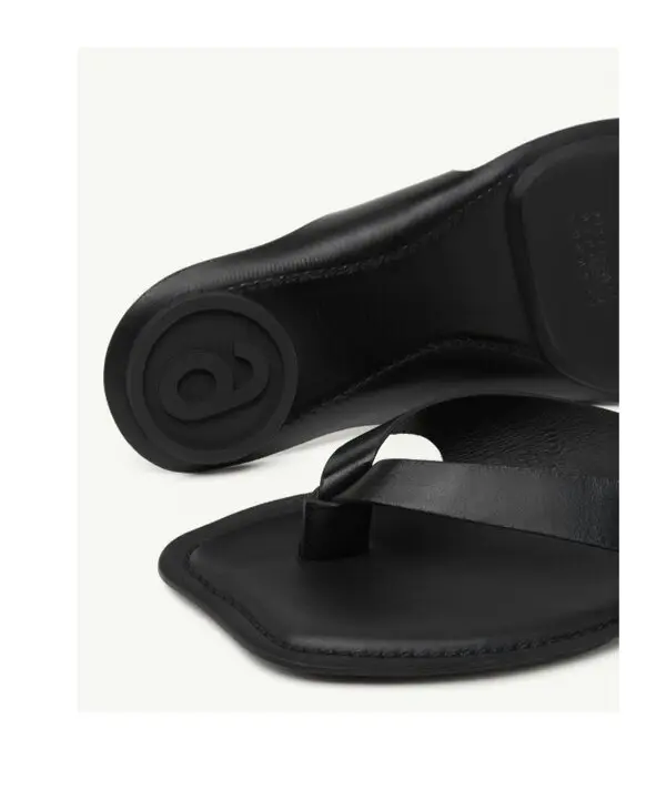 MAISON MARGIELA Anatomic Thong Flip-flops - Black