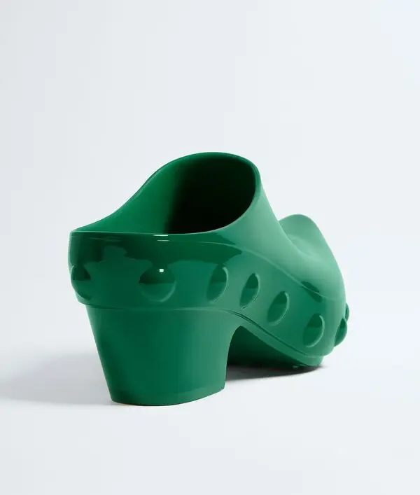 Bottega Veneta Gondola Clog In Moulded Rubber With Stud Detailing - Grass Green