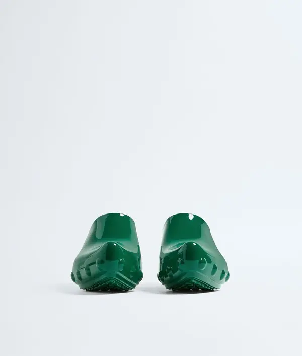 Bottega Veneta Gondola Clog In Moulded Rubber With Stud Detailing - Grass Green