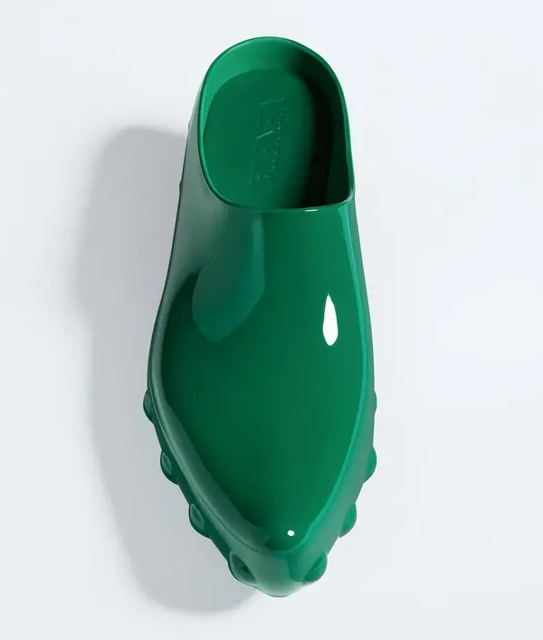 Bottega Veneta Gondola Clog In Moulded Rubber With Stud Detailing - Grass Green