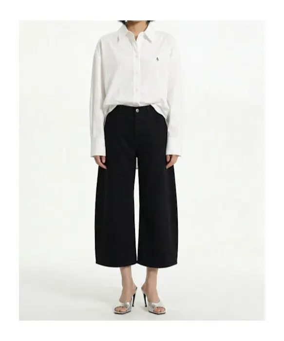 Attico Curved Cropped Jeans - Black
