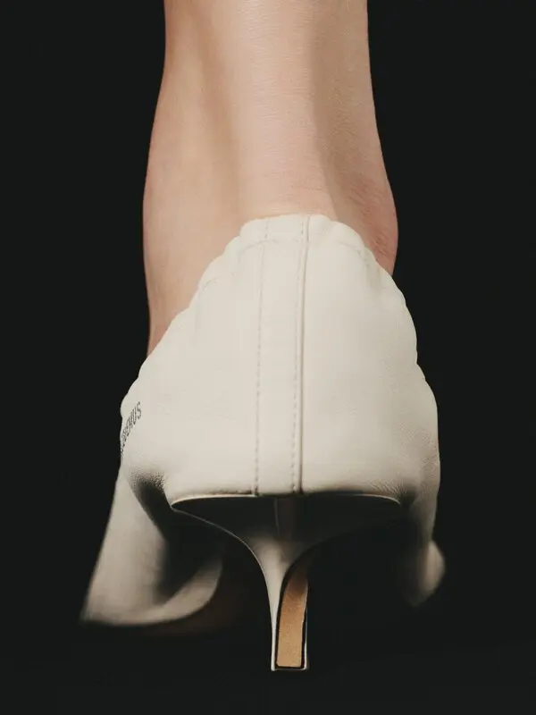Jacquemus Thong Sandals With Elastic Heel - Light Ivory