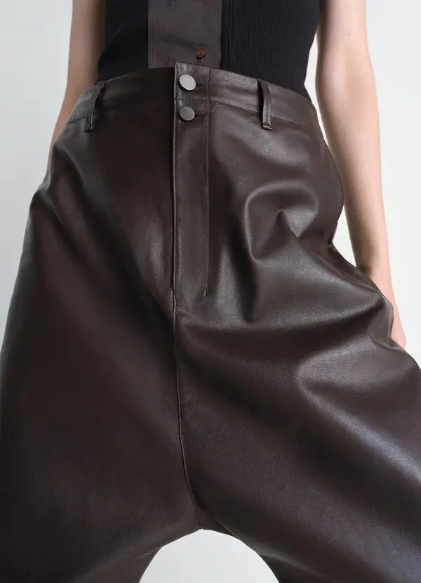 LEMAIRE Button Detailed Tapered Shorts - Tiramisu