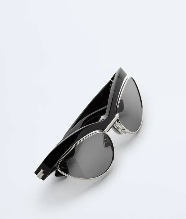 Bottega Veneta Duo Angle Cat Eye Sunglasses - Black/gray