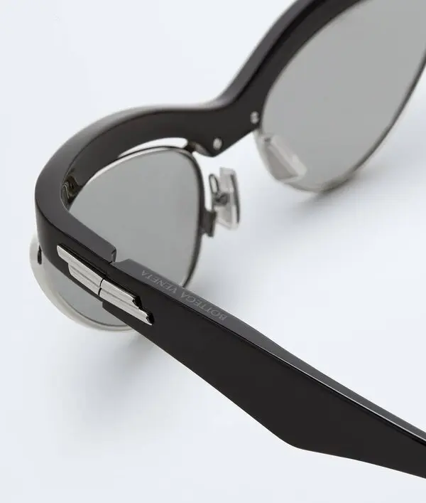 Bottega Veneta Duo Angle Cat Eye Sunglasses - Black/gray