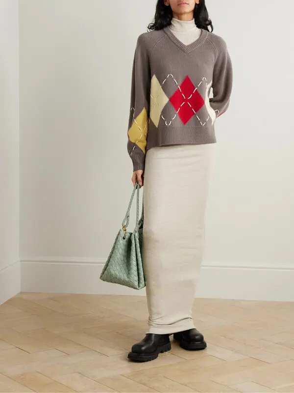 Arch4 Embroidered Diamond Pattern V-neck Sweater