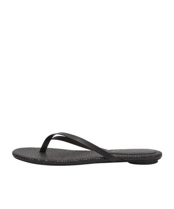 ST. AGNI Round Toe Flat Sandals