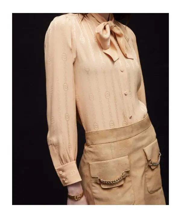 Gucci Interlocking G Chain Silk Jacquard Shirt With Self-tie Bow - Beige