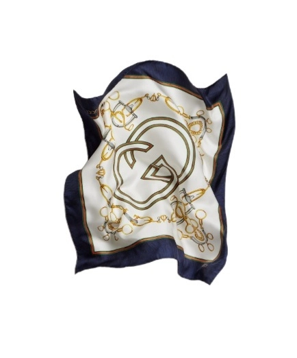 Gucci Your Majesty' Printed Silk Carr - White