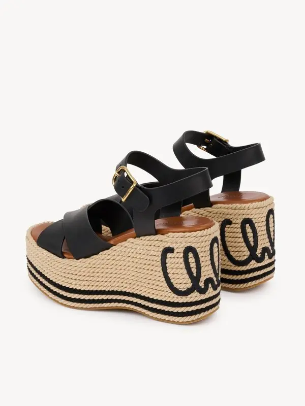 Chloé Wedge Sandals With Embossed Logo - Nude