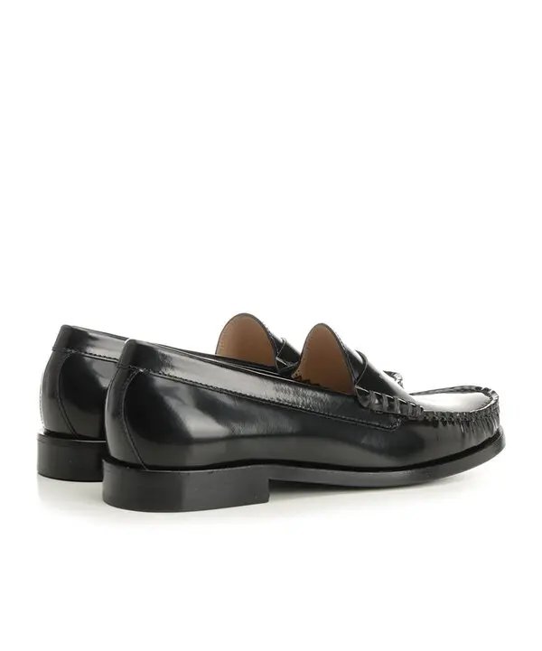 STUART WEITZMAN Lottie Loafer With Ruffle Detail - Black