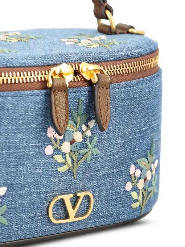 Valentino Garavani Vlogo Signature Zip-up Shoulder Bag