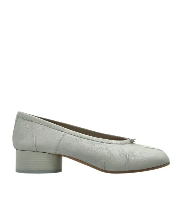 MAISON MARGIELA Tabi Toe Heeled Pumps - Alabaster