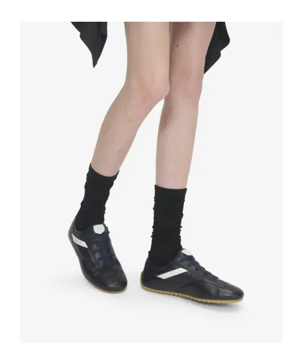 Alexander McQueen Low-top Sneakers With Logo Detail - Black