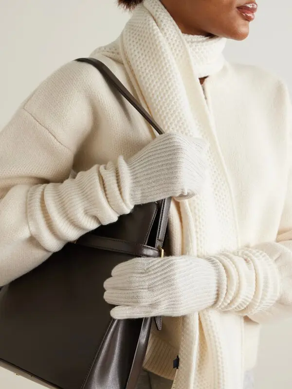 Arch4 Ribbed Cashmere Gloves
