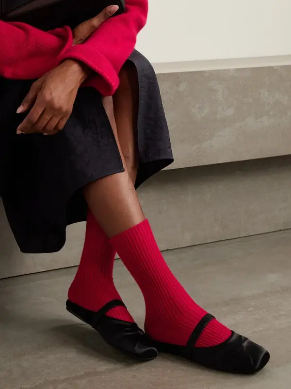 LISA YANG Zera Ribbed Cashmere Socks