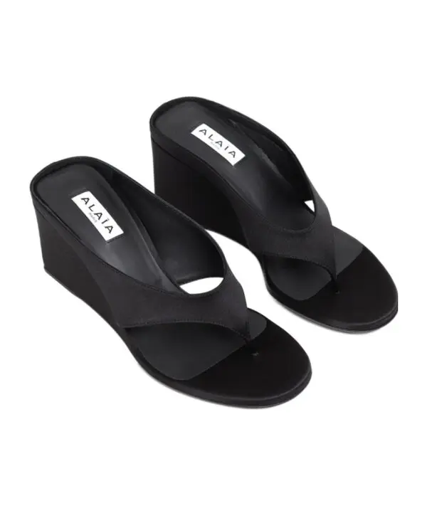 Alaïa Wedge Thong Heeled Sandals - Black