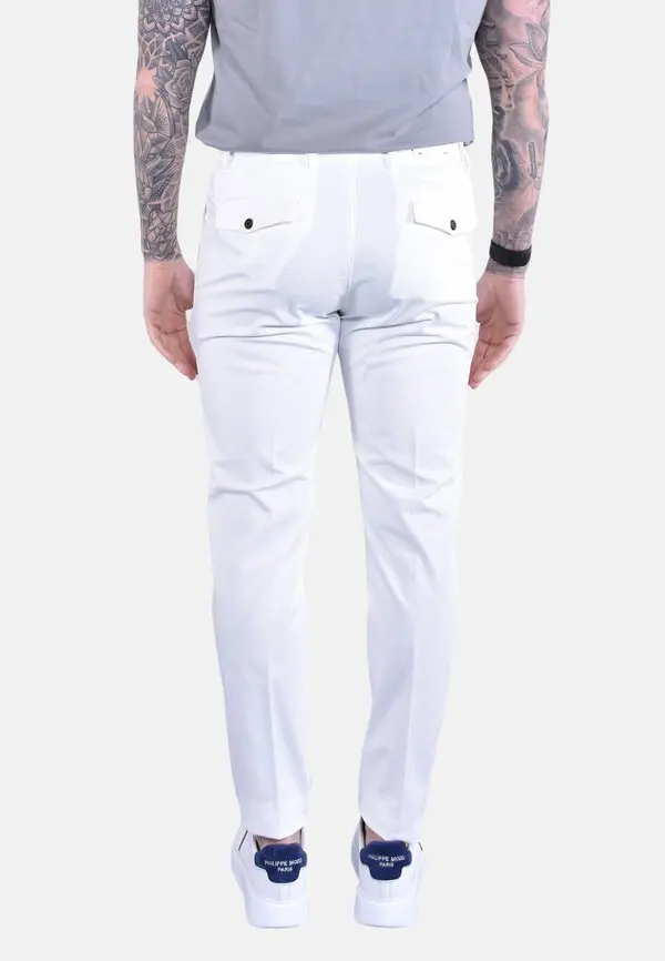 Eleventy Pleated Slim-fit Trousers - White