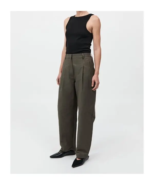 ST. AGNI Tailored Pleated Trousers