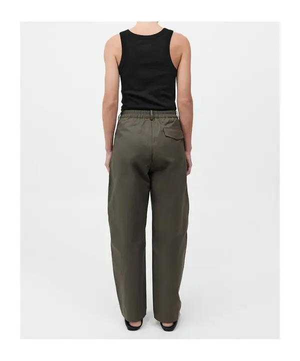 ST. AGNI Tailored Pleated Trousers