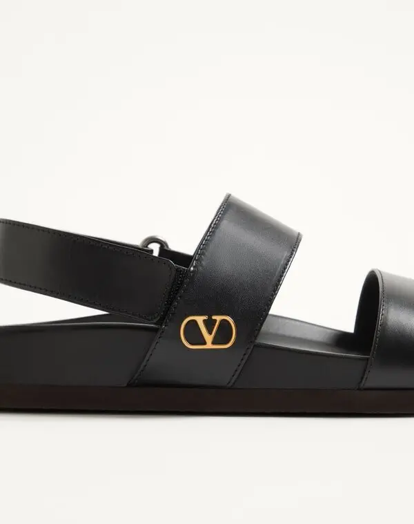 Valentino Garavani Studshield Vlogo Signature Sandals