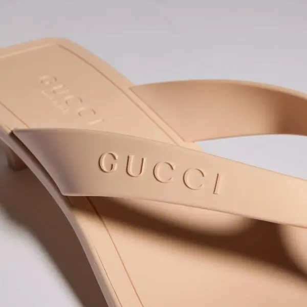 Gucci Vittoria Thong Heeled Sandals - Beige