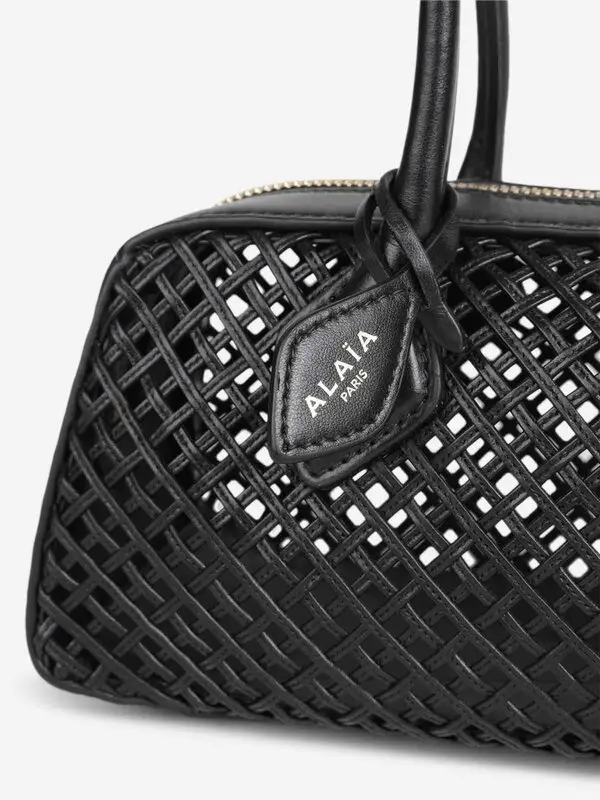 Alaïa Zippered Shoulder Bag - Black