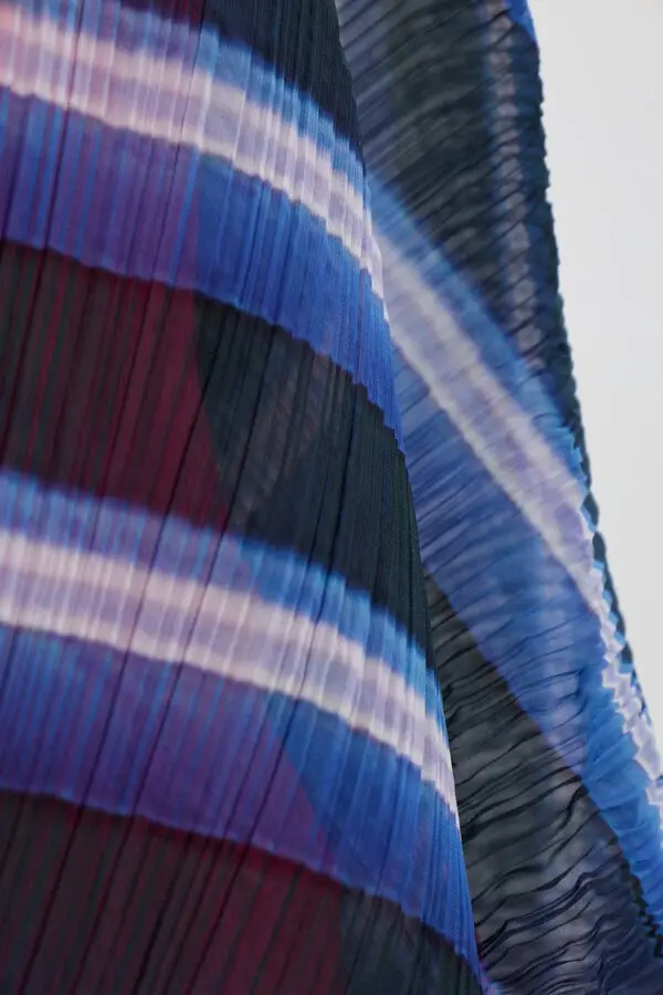 PLEATS PLEASE BY ISSEY MIYAKE V-neck Printed Pattern Poncho