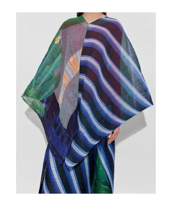 PLEATS PLEASE BY ISSEY MIYAKE V-neck Printed Pattern Poncho