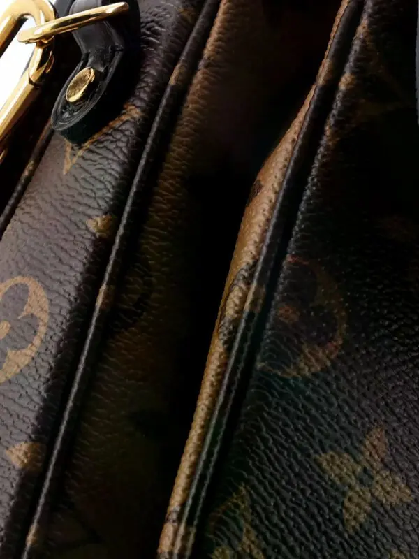LOUIS VUITTON Pochette Métis