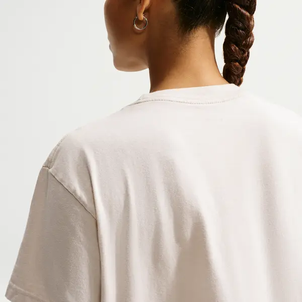 Nike Cropped Graphic T-shirt