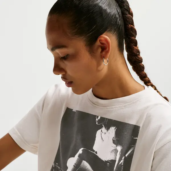 Nike Cropped Graphic T-shirt
